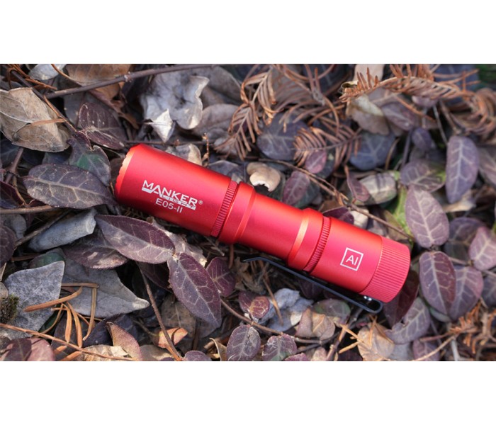 Manker E05 II CW RED Cool White LED 1300L Rechargeable EDC Flashlight